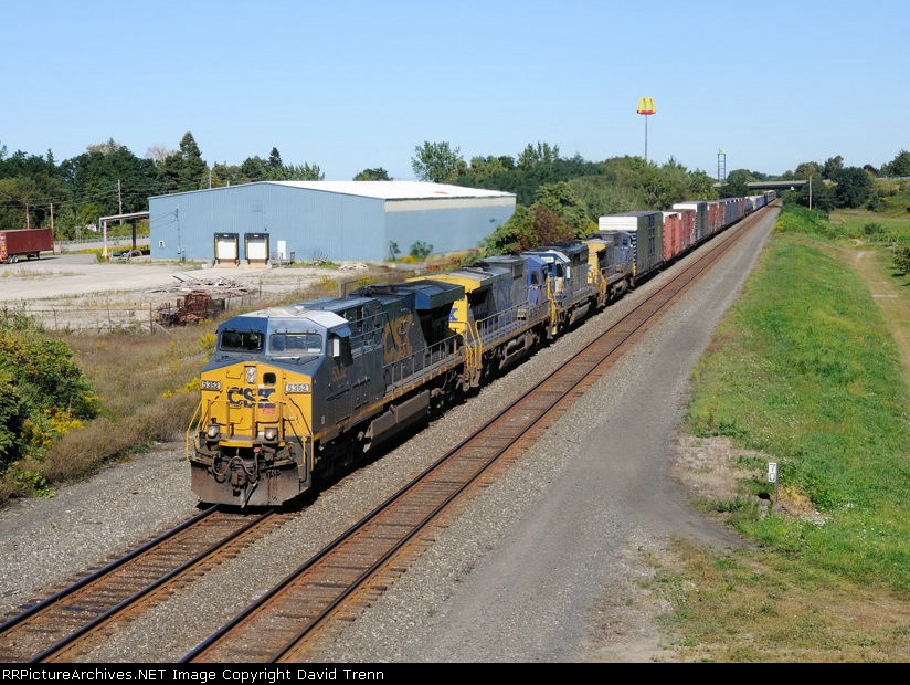 CSX #5352 leads Westbound CSX Q377 at MP 70 on track number one
